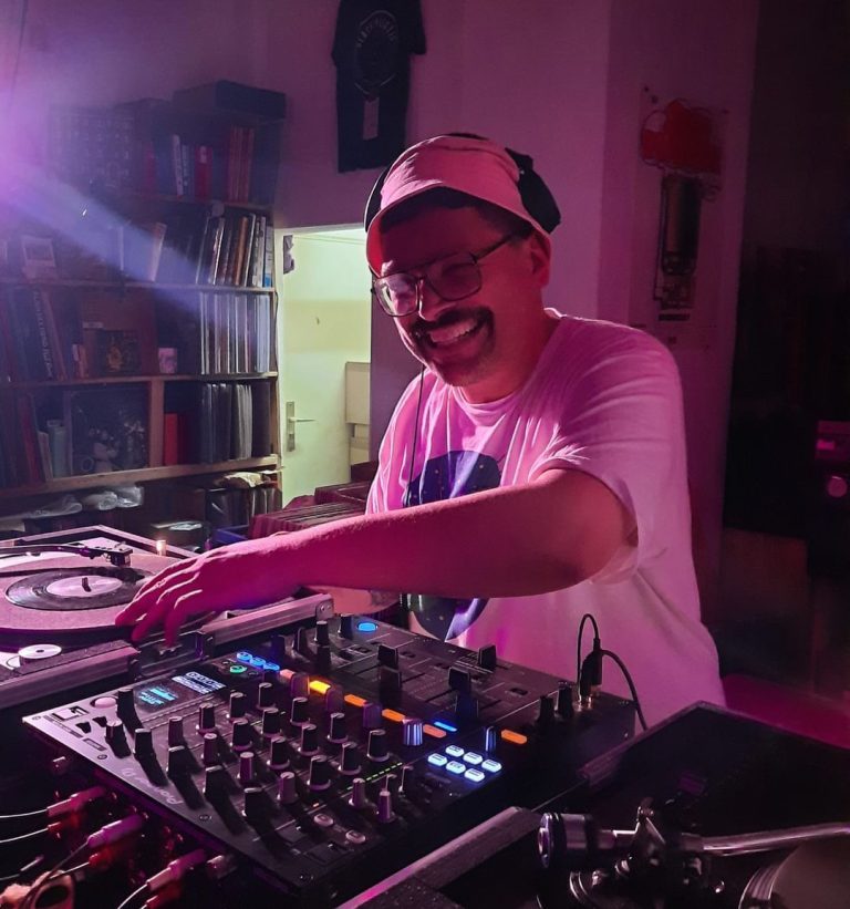 DJ Radio Hobo (Berlin / Venezuela) | DJ Set im Humboldt Forum